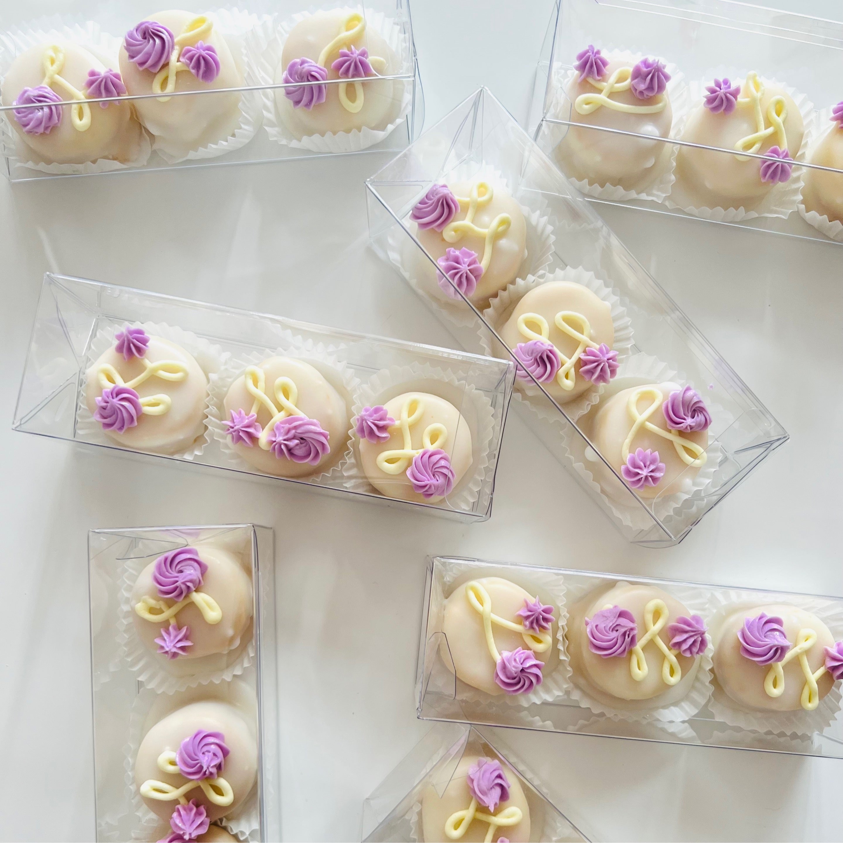Petit Four Favor Boxes | Primas Bakery + Boutique